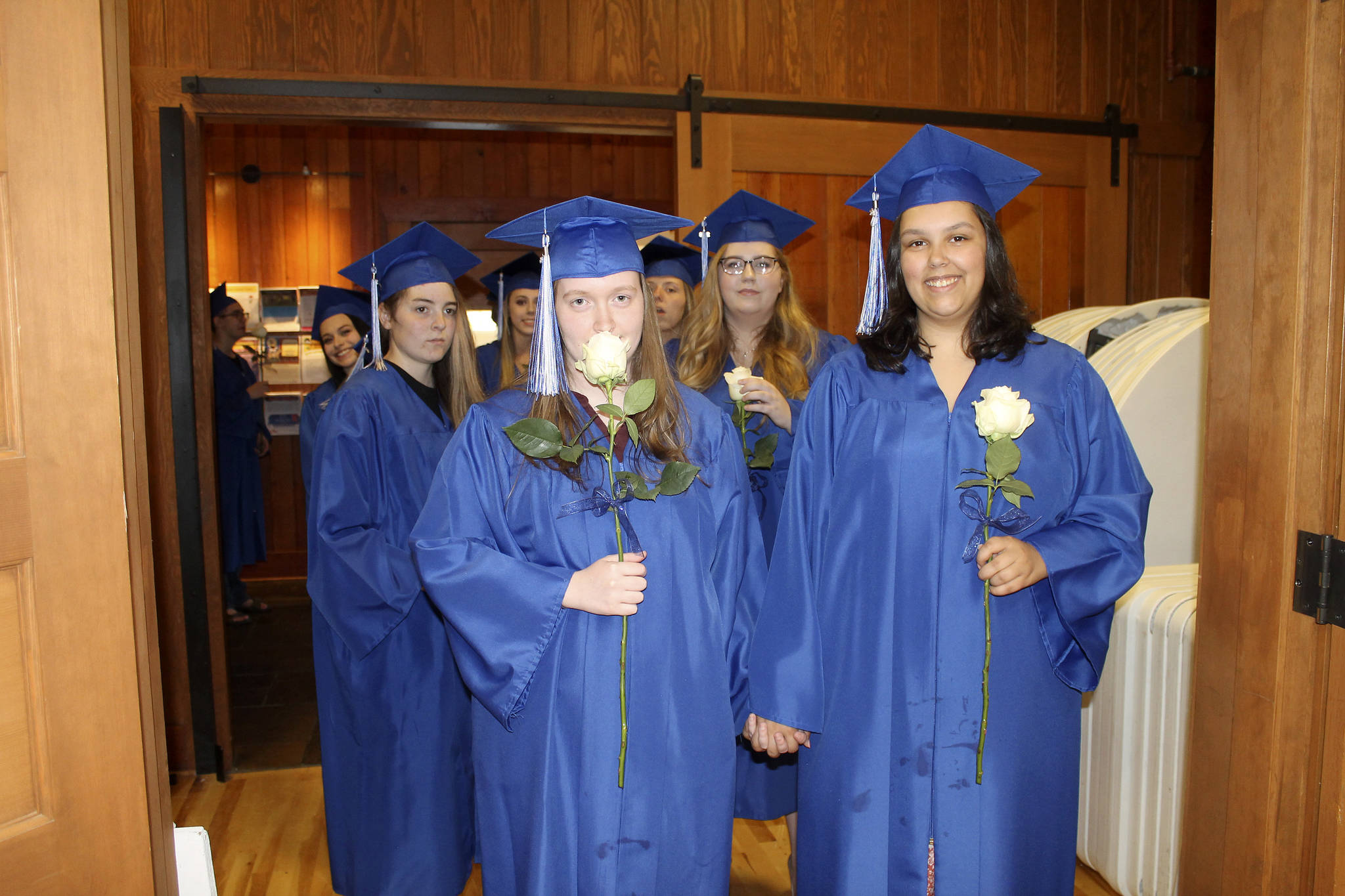 Two Rivers School sends off graduates | Snoqualmie Valley Record