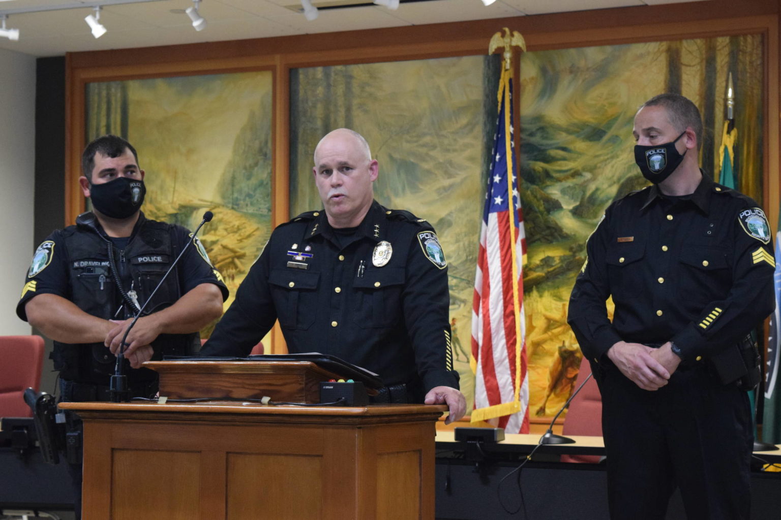 New Snoqualmie police officers sworn in | Snoqualmie Valley Record