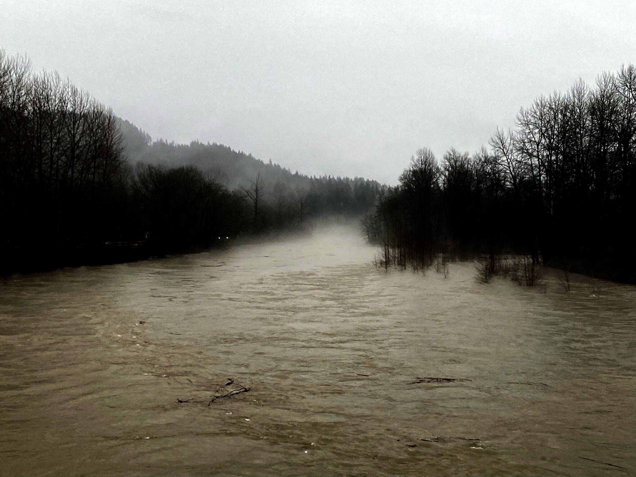 Snoqualmie River in phase 3 flood alert, road closures possible ...